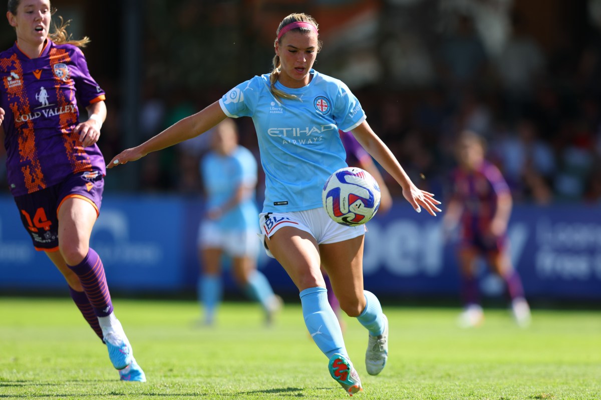 GROSSO RETURNS: 2022/23 Player of the Year signs on