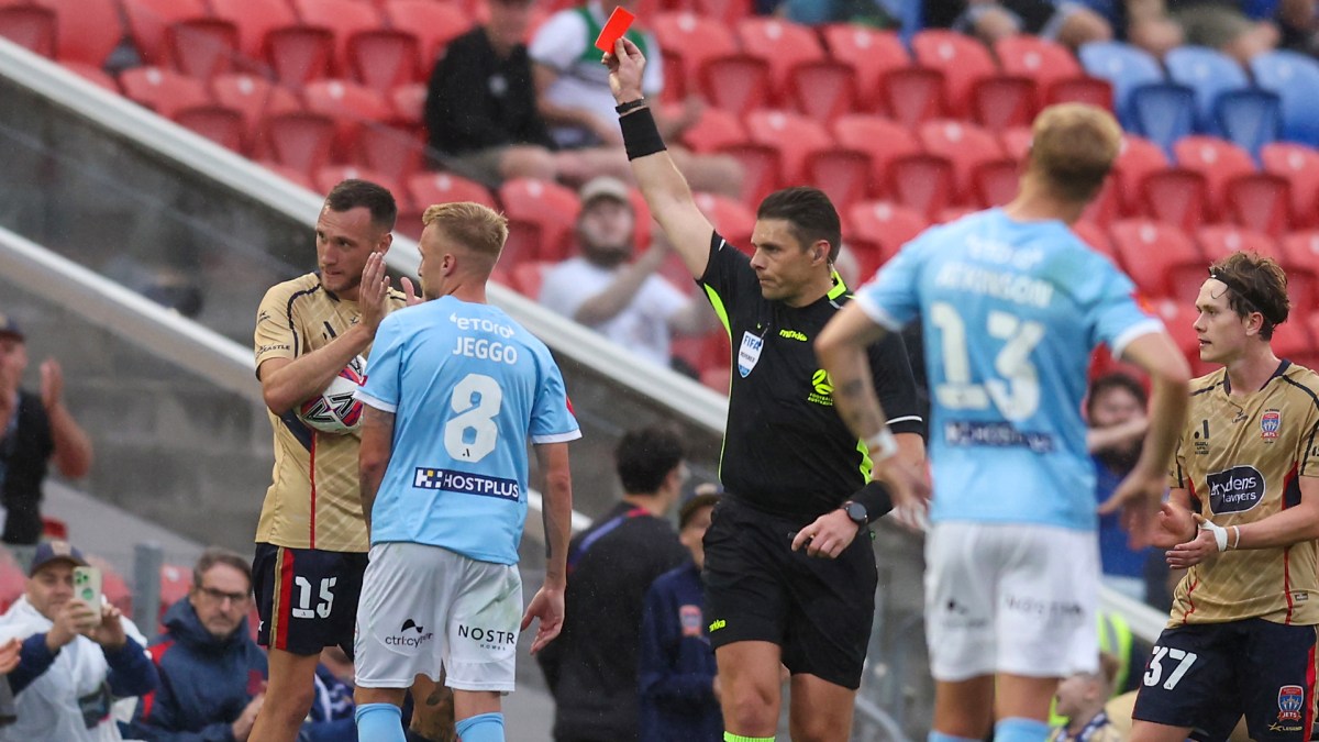 Jeggo suspended following Newcastle red card